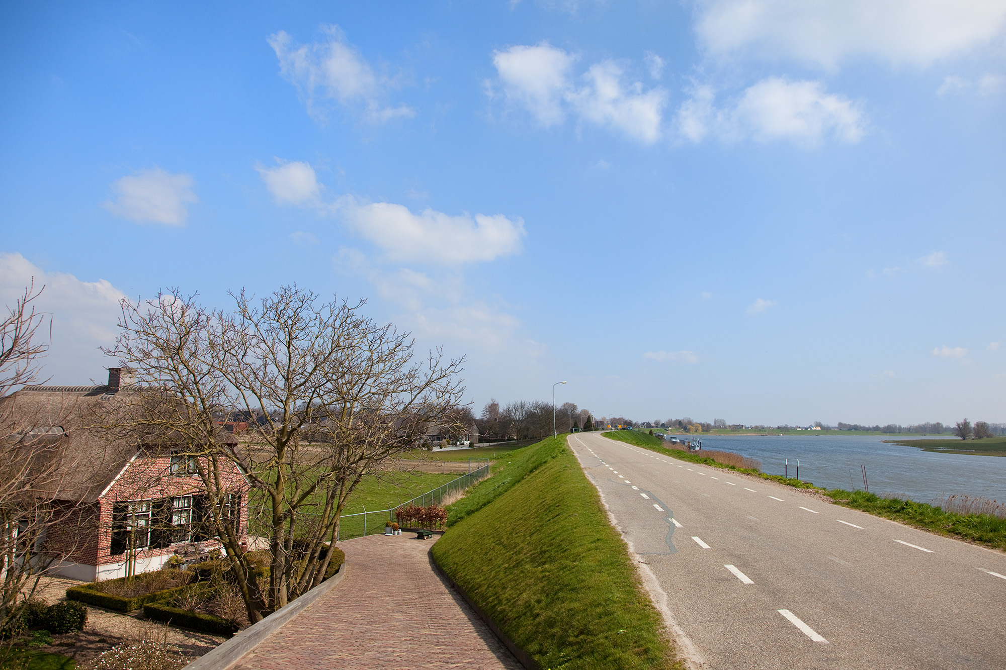 Dike Monitoring for Assessment and Reinforcement - World Water Academy